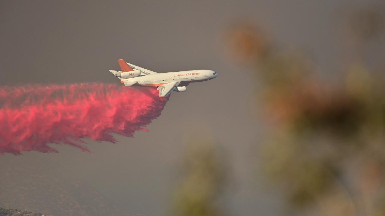 Firefighters battle the Apple Fire in southern California - CGTN