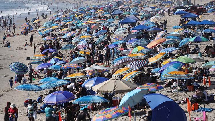 U.S. Health experts fear large crowds over the Labor Day weekend - CGTN