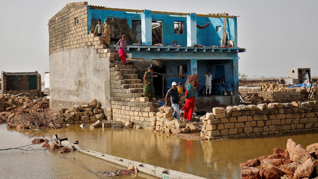 Gallery: See the aftermath of cyclone Tauktae in India - CGTN