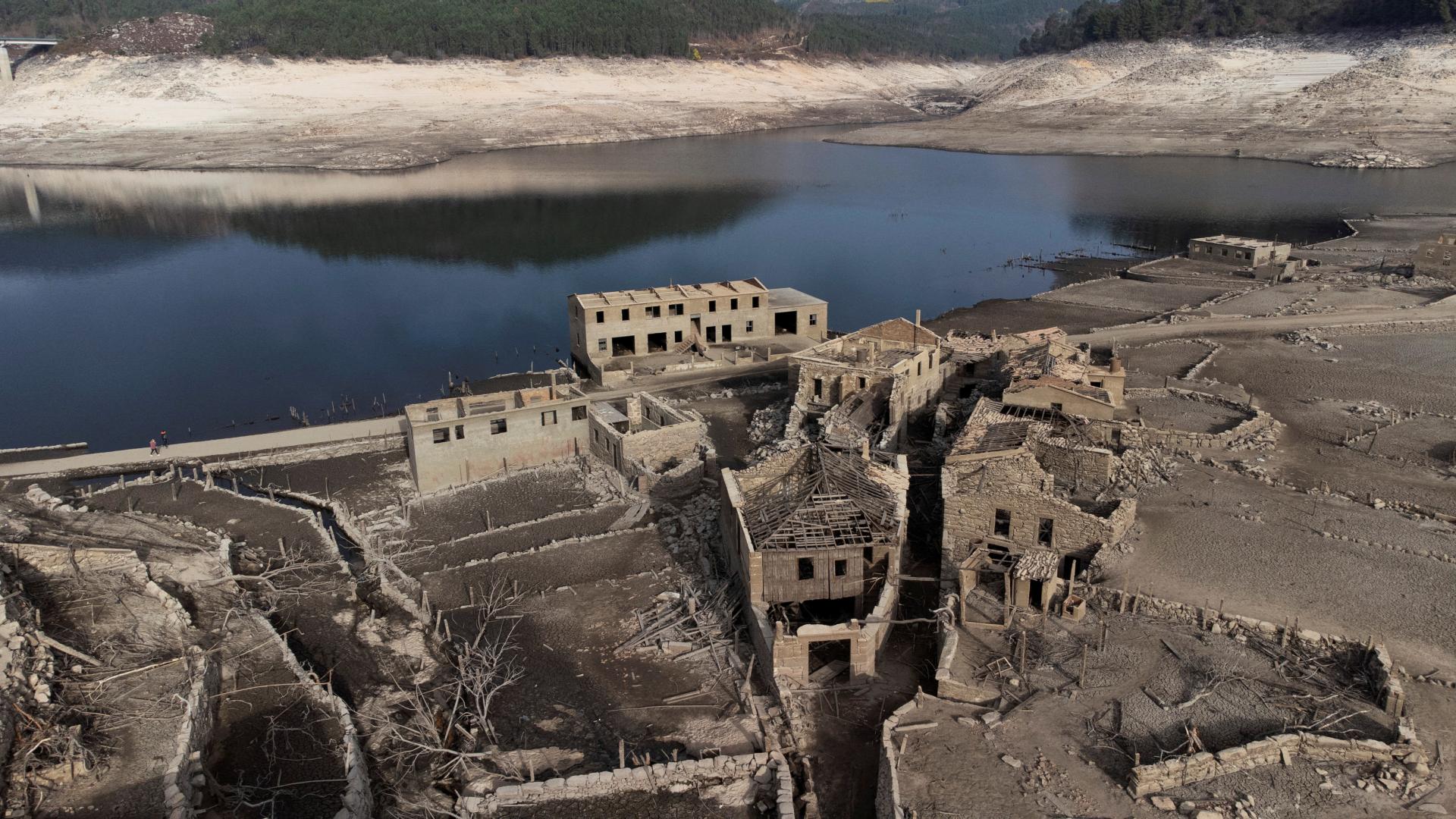 Spanish ghost village emerges with worsening drought - CGTN
