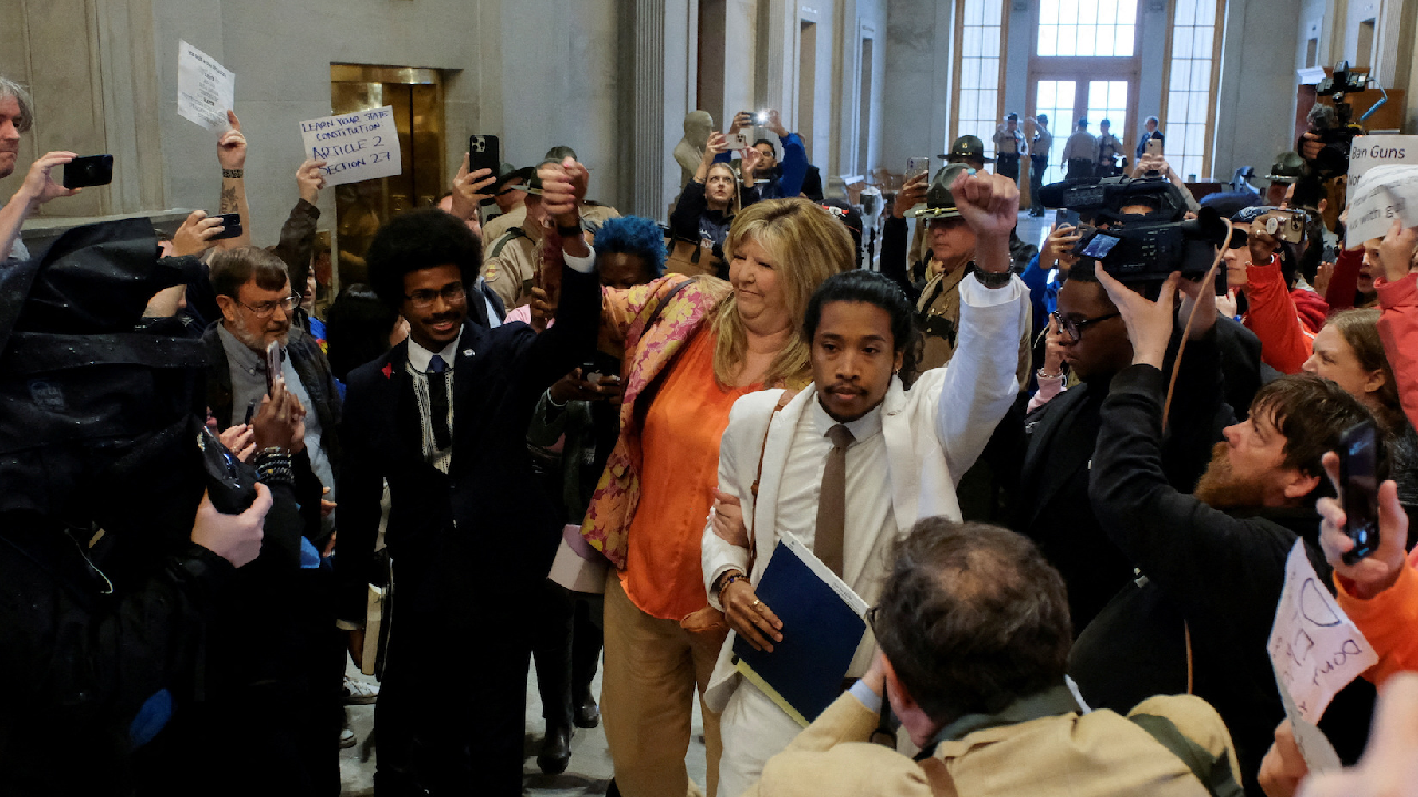 Tennessee's House expels first of three anti-gun protesting lawmakers ...