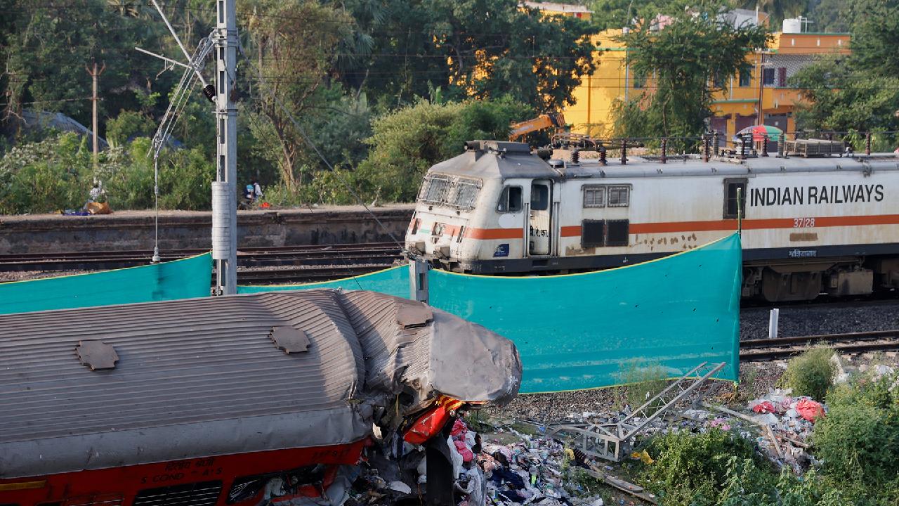 Investigation opened into deadly Indian rail crash - CGTN