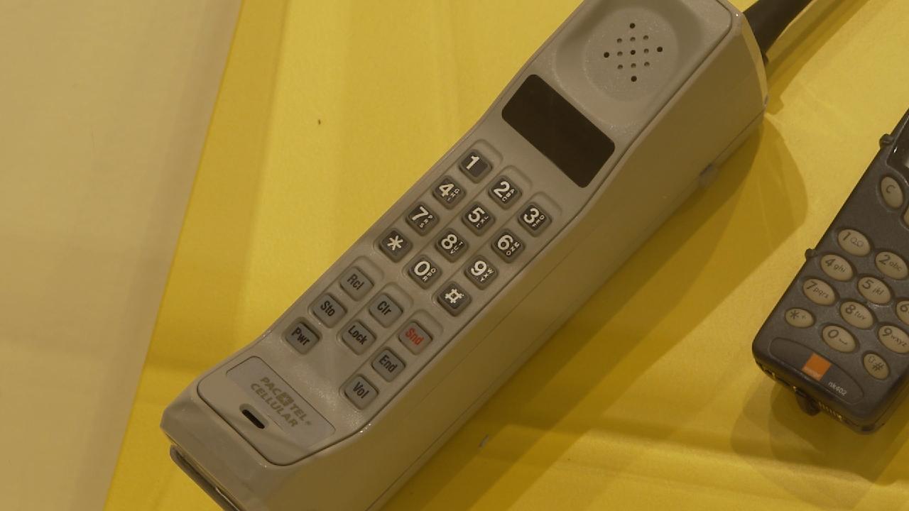 DC’s Natural History Museum opens cellphone exhibit - CGTN