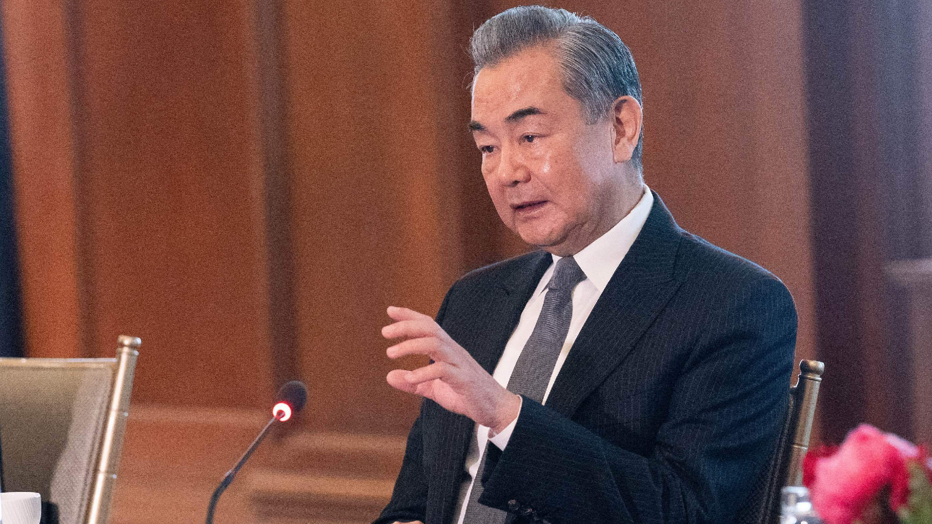 Wang Yi holds talks with members of U.S. strategic community - CGTN