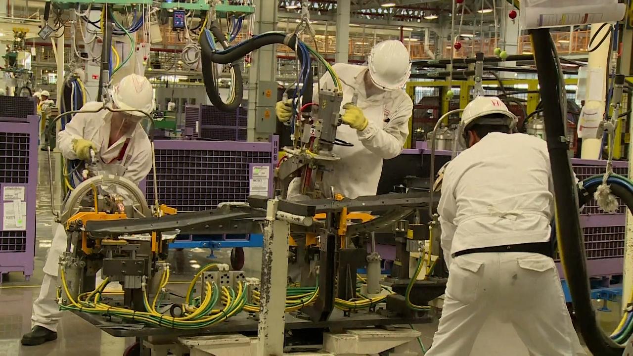 Mexico’s automotive industry adapts to changing EV market - CGTN