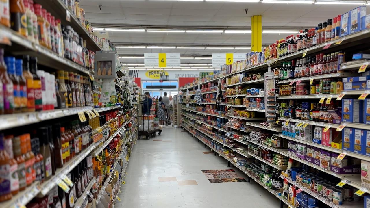 Miami tops the list of the most expensive grocery bills in the U.S. - CGTN