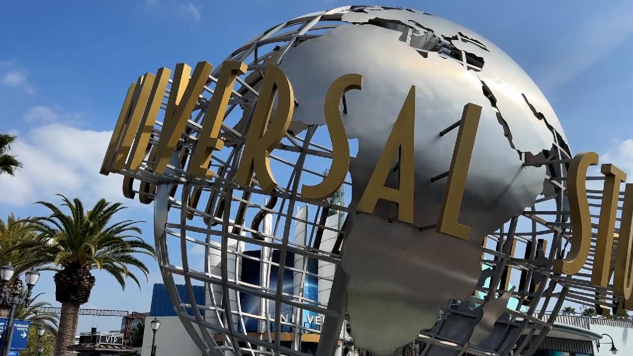 Universal Studio celebrates the Year of the Loong - CGTN