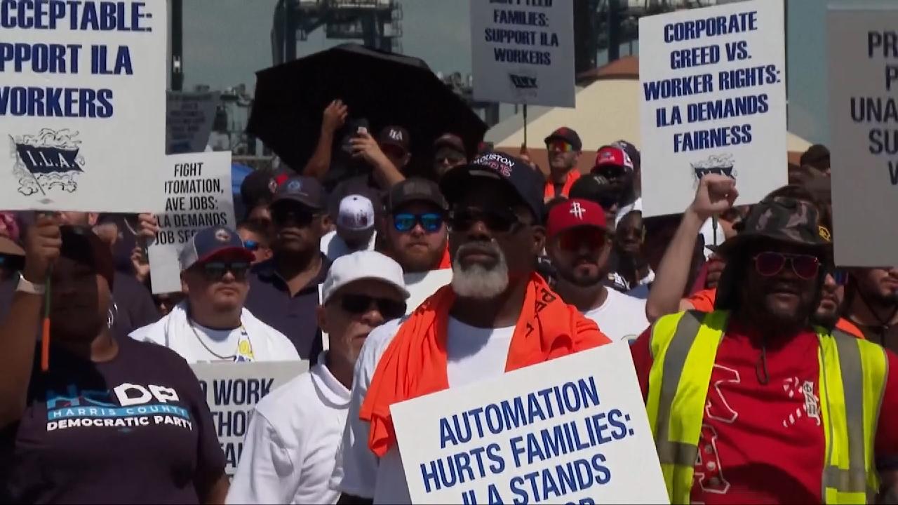 50,000 dockworkers on strike - CGTN