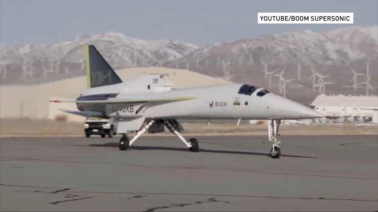 U.S. supersonic jet makes historic test flight - CGTN