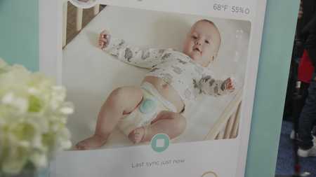Sensor monitors your baby's diaper for more than just changing - CGTN